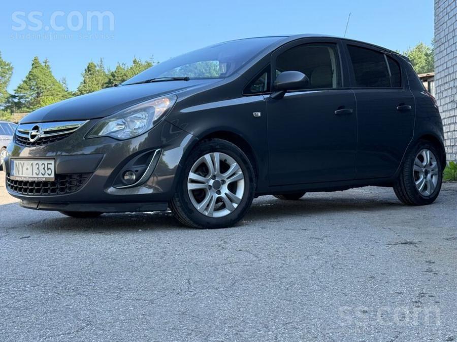 Grey Opel Corsa 2013 in Tukums, with an engine capacity of 1.30 L and mileage of 160 thousand km for 3499 €, photo 6 on AUTOMOTO.COM.LV