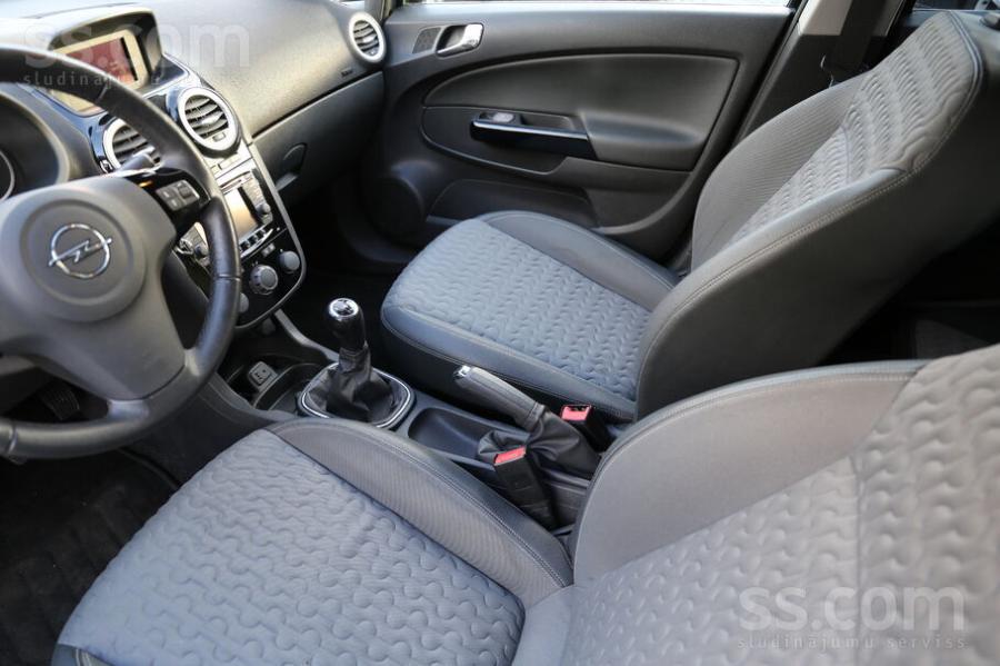 Grey Opel Corsa 2013 in Tukums, with an engine capacity of 1.30 L and mileage of 160 thousand km for 3499 €, photo 7 on AUTOMOTO.COM.LV