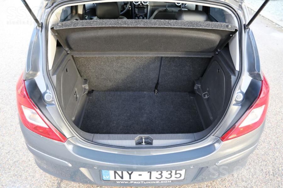 Grey Opel Corsa 2013 in Tukums, with an engine capacity of 1.30 L and mileage of 160 thousand km for 3499 €, photo 10 on AUTOMOTO.COM.LV