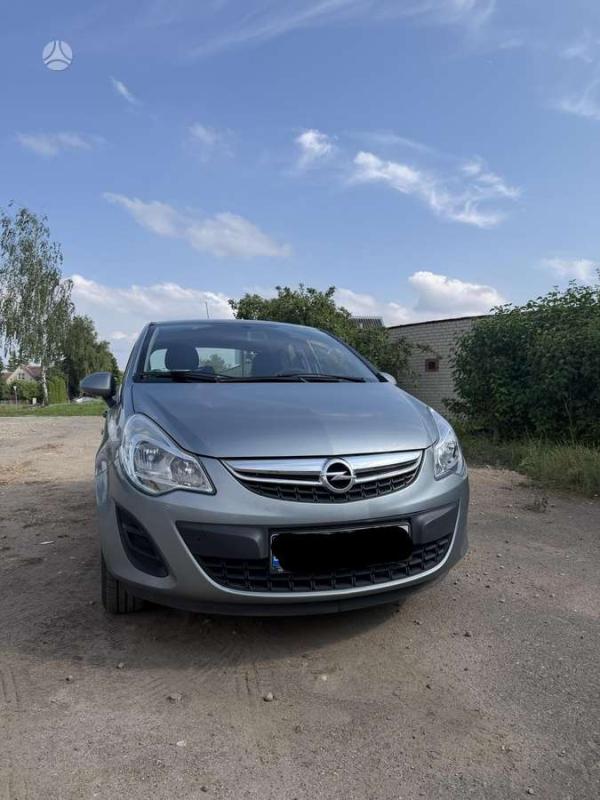 Grey Opel Corsa 2013 in Kaunas, with an engine capacity of 1.40 L and mileage of 319 thousand km for 2050 €, photo 1 on AUTOMOTO.COM.LV