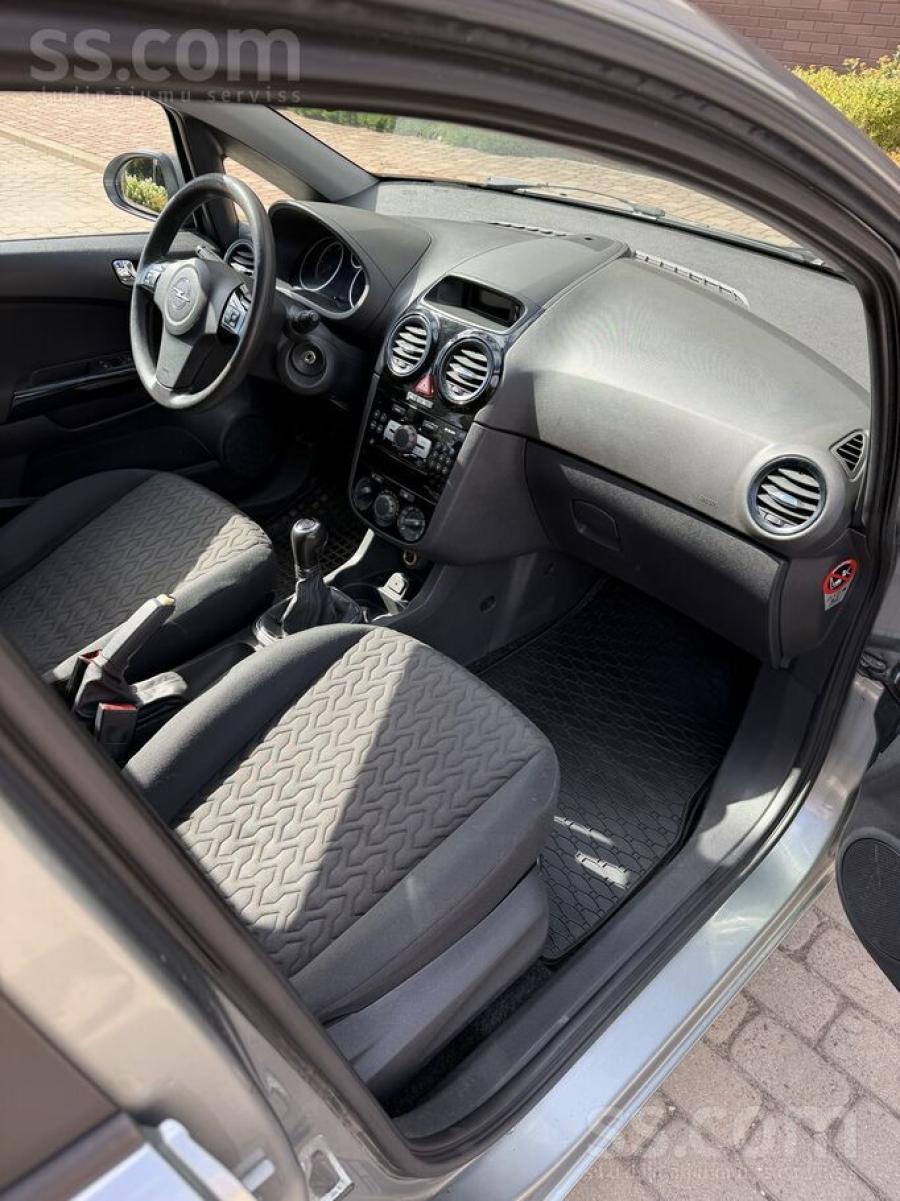 Grey Opel Corsa 2013 in Talsi, with an engine capacity of 1.30 L and mileage of 201 thousand km for 3900 €, photo 5 on AUTOMOTO.COM.LV