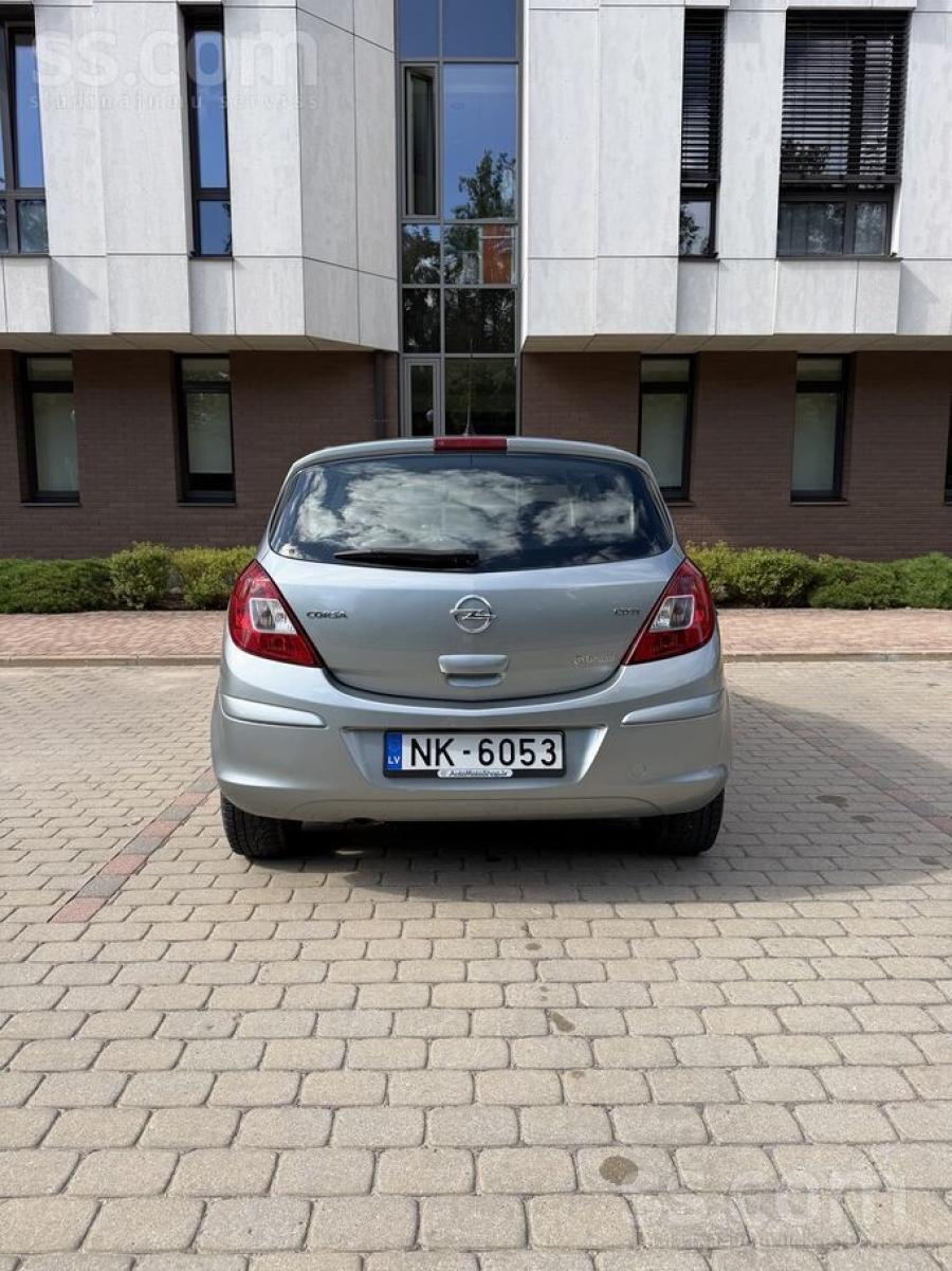 Grey Opel Corsa 2013 in Talsi, with an engine capacity of 1.30 L and mileage of 201 thousand km for 3900 €, photo 8 on AUTOMOTO.COM.LV