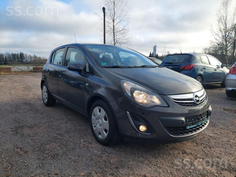 Pelēks Opel Corsa 2014 Cēsis, ar dzinēja tilpumu 1.30 L un nobraukumu 190 tūkst. km par 3990 €, foto 2 vietnē AUTOMOTO.COM.LV