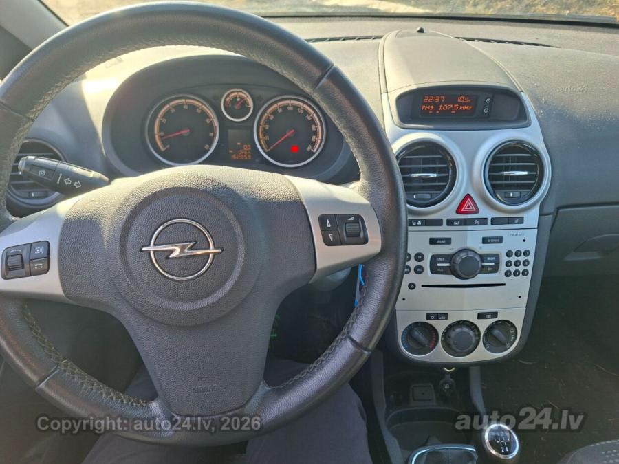 Pelēks Opel Corsa 2014 Tallina, ar dzinēja tilpumu 1.20 L un nobraukumu 162 tūkst. km par 999 €, foto 4 vietnē AUTOMOTO.COM.LV