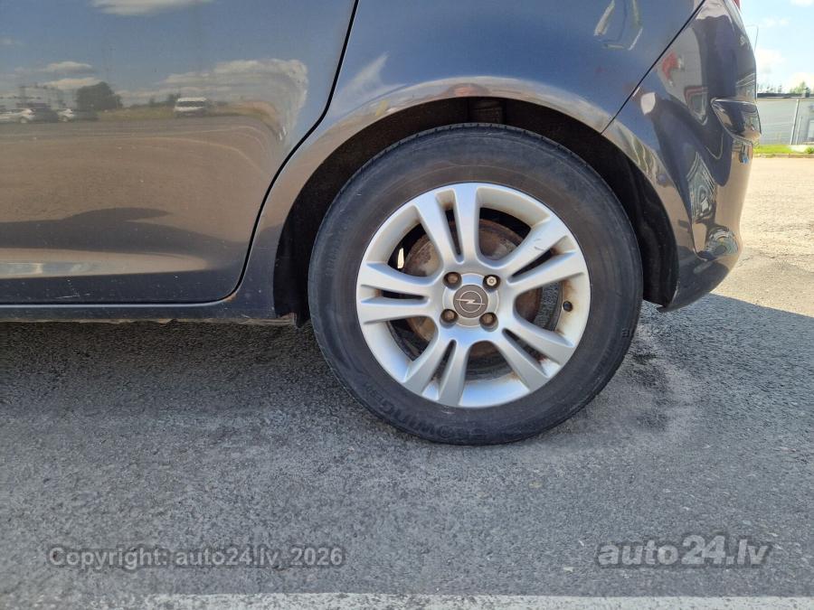 Pelēks Opel Corsa 2014 Pērnava, ar dzinēja tilpumu 1.20 L un nobraukumu 204 tūkst. km par 2300 €, foto 16 vietnē AUTOMOTO.COM.LV