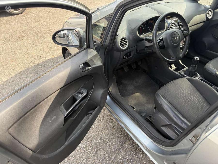Pelēks Opel Corsa 2014 Ukmergė, ar dzinēja tilpumu 1.30 L un nobraukumu 225 tūkst. km par 1650 €, foto 12 vietnē AUTOMOTO.COM.LV