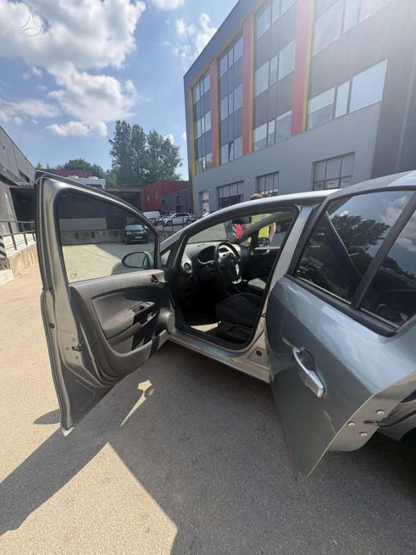 Pelēks Opel Corsa 2014 Viļņa, ar dzinēja tilpumu 1.25 L un nobraukumu 201 tūkst. km par 1200 €, foto 9 vietnē AUTOMOTO.COM.LV