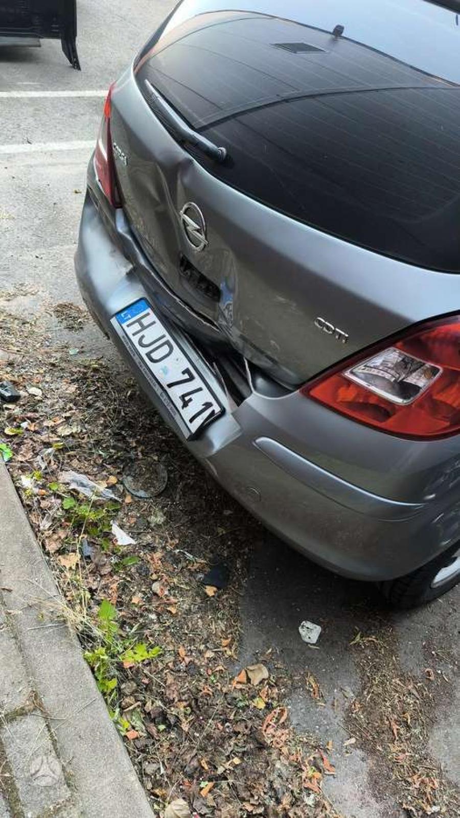 Grey Opel Corsa 2014 in Vilnius, with an engine capacity of 1.25 L and mileage of 201 thousand km for 1200 €, photo 24 on AUTOMOTO.COM.LV
