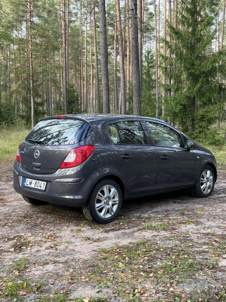 Pelēks Opel Corsa 2014 Rīga, ar dzinēja tilpumu 1.40 L un nobraukumu 110 tūkst. km par 4350 €, foto 4 vietnē AUTOMOTO.COM.LV
