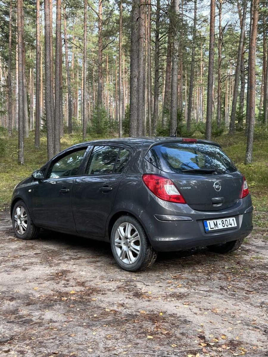 Pelēks Opel Corsa 2014 Rīga, ar dzinēja tilpumu 1.40 L un nobraukumu 110 tūkst. km par 4350 €, foto 5 vietnē AUTOMOTO.COM.LV