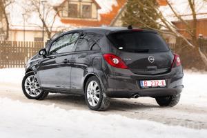 Grey Opel Corsa 2015 in Jelgava, with an engine capacity of 1.20 L and mileage of 202 thousand km for 4390 €, photo 5 on AUTOMOTO.COM.LV