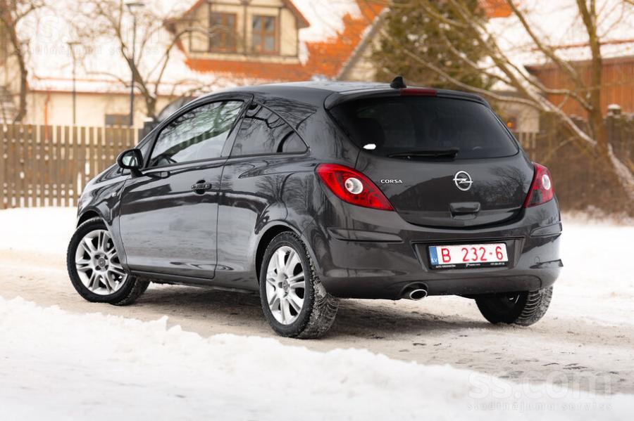 Grey Opel Corsa 2015 in Jelgava, with an engine capacity of 1.20 L and mileage of 202 thousand km for 4390 €, photo 5 on AUTOMOTO.COM.LV