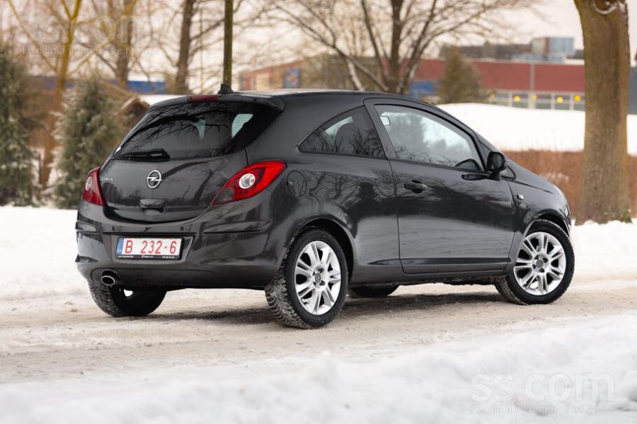 Grey Opel Corsa 2015 in Jelgava, with an engine capacity of 1.20 L and mileage of 202 thousand km for 4390 €, photo 6 on AUTOMOTO.COM.LV