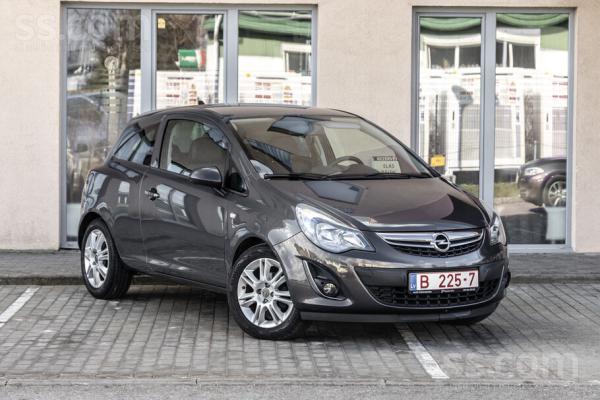 Grey Opel Corsa 2015 in Jelgava, with an engine capacity of 1.20 L and mileage of 202 thousand km for 4290 €, photo 1 on AUTOMOTO.COM.LV