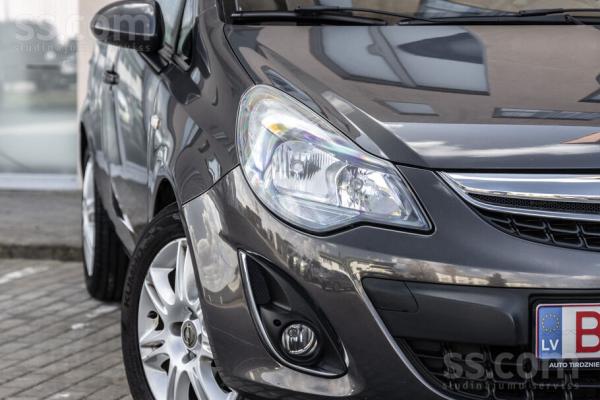 Grey Opel Corsa 2015 in Jelgava, with an engine capacity of 1.20 L and mileage of 202 thousand km for 4290 €, photo 2 on AUTOMOTO.COM.LV