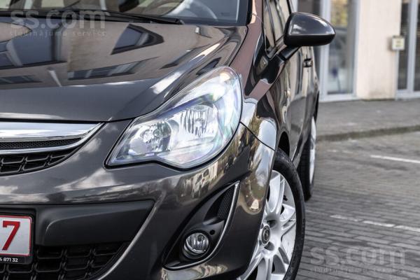 Grey Opel Corsa 2015 in Jelgava, with an engine capacity of 1.20 L and mileage of 202 thousand km for 4290 €, photo 5 on AUTOMOTO.COM.LV
