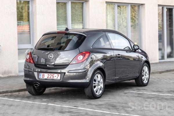Grey Opel Corsa 2015 in Jelgava, with an engine capacity of 1.20 L and mileage of 202 thousand km for 4290 €, photo 9 on AUTOMOTO.COM.LV