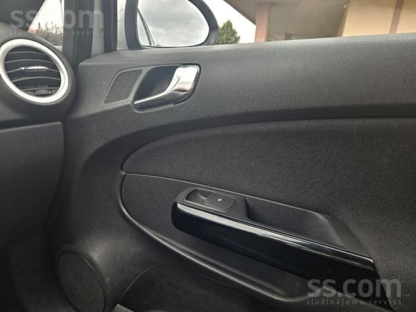 Pelēks Opel Corsa 2015 Rīga, ar dzinēja tilpumu 1.30 L un nobraukumu 249 tūkst. km par 2900 €, foto 10 vietnē AUTOMOTO.COM.LV