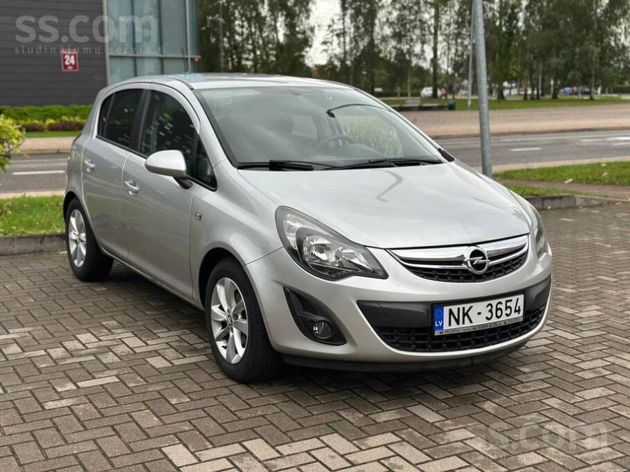 Grey Opel Corsa 2015 in Jelgava, with an engine capacity of 1.30 L and mileage of 249 thousand km for 3350 €, photo 1 on AUTOMOTO.COM.LV
