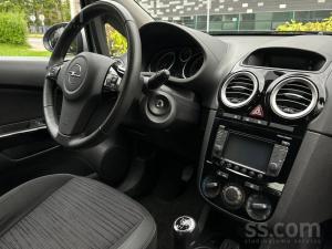 Grey Opel Corsa 2015 in Jelgava, with an engine capacity of 1.30 L and mileage of 249 thousand km for 3350 €, photo 5 on AUTOMOTO.COM.LV