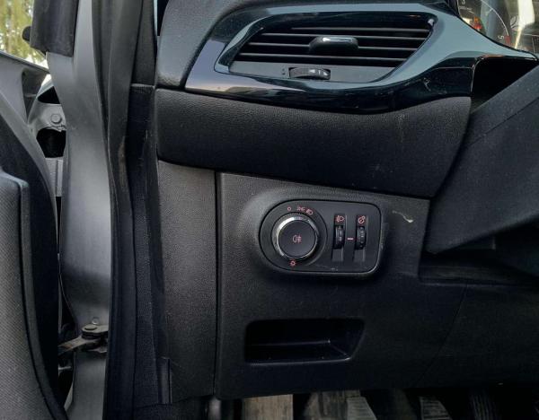 Pelēks Opel Corsa 2017 Kauņa, ar dzinēja tilpumu 1.25 L un nobraukumu 175 tūkst. km par 3999 €, foto 9 vietnē AUTOMOTO.COM.LV