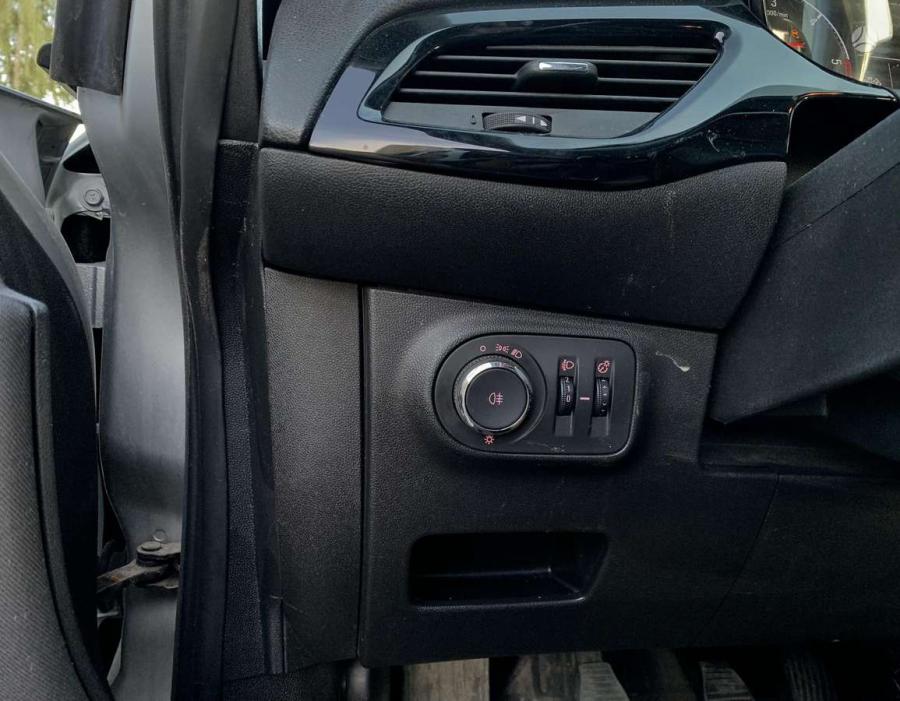 Pelēks Opel Corsa 2017 Kauņa, ar dzinēja tilpumu 1.25 L un nobraukumu 175 tūkst. km par 3999 €, foto 10 vietnē AUTOMOTO.COM.LV