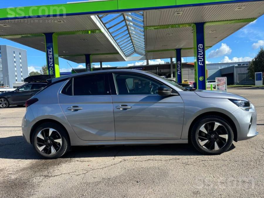 Grey Opel Corsa 2021 in Riga, with an engine capacity of 0.00 L and mileage of 100 thousand km for 12900 €, photo 6 on AUTOMOTO.COM.LV