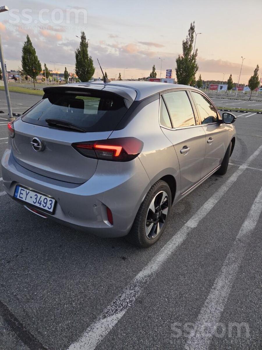 Grey Opel Corsa 2021 in Riga, with an engine capacity of 0.00 L and mileage of 102 thousand km for 12500 €, photo 3 on AUTOMOTO.COM.LV