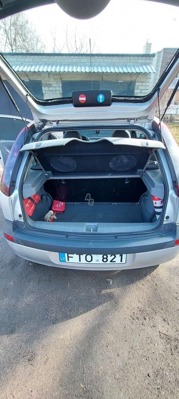 Opel Corsa 2001 in Prienai, with an engine capacity of 1.00 L and mileage of 160 thousand km for 850 €, photo 5 on AUTOMOTO.COM.LV