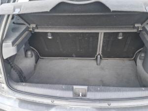 Opel Corsa 2002 in Siauliai, with an engine capacity of 1.70 L and mileage of 254 thousand km for 350 €, photo 10 on AUTOMOTO.COM.LV