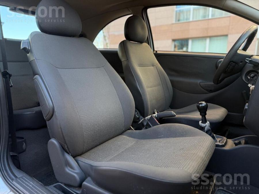 Opel Corsa 2003 in Riga, with an engine capacity of 1.20 L and mileage of 0 thousand km for 1300 €, photo 6 on AUTOMOTO.COM.LV