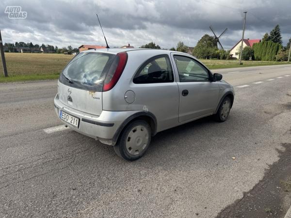 Opel Corsa 2006 in Panevezys, with an engine capacity of 1.20 L and mileage of 300 thousand km for 400 €, photo 4 on AUTOMOTO.COM.LV