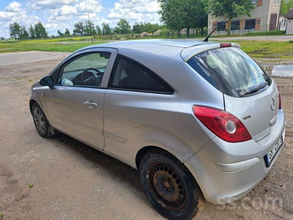 Opel Corsa 2007 in Bauska, with an engine capacity of 1.30 L and mileage of 286 thousand km for 800 €, photo 4 on AUTOMOTO.COM.LV