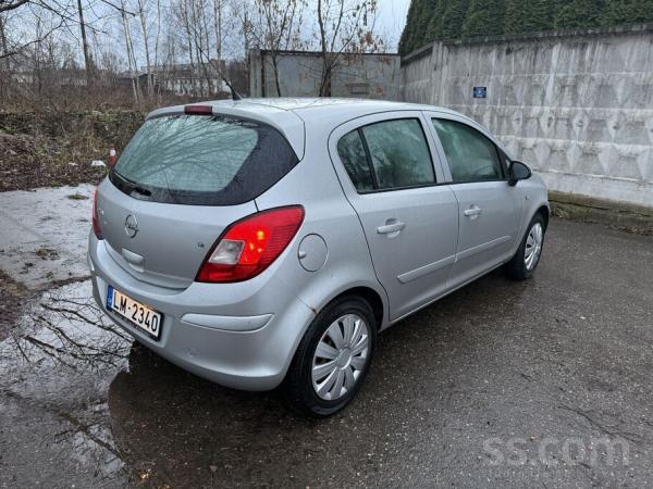 Opel Corsa 2007 in Riga, with an engine capacity of 1.20 L and mileage of 187 thousand km for 1700 €, photo 3 on AUTOMOTO.COM.LV