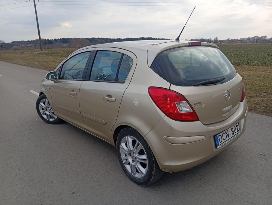 Opel Corsa 2007 Šauļi, ar dzinēja tilpumu 1.40 L un nobraukumu 101 tūkst. km par 1950 €, foto 4 vietnē AUTOMOTO.COM.LV