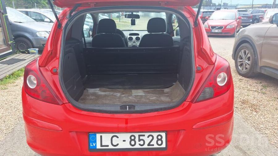 Opel Corsa 2007 in Riga, with an engine capacity of 1.20 L and mileage of 205 thousand km for 990 €, photo 12 on AUTOMOTO.COM.LV