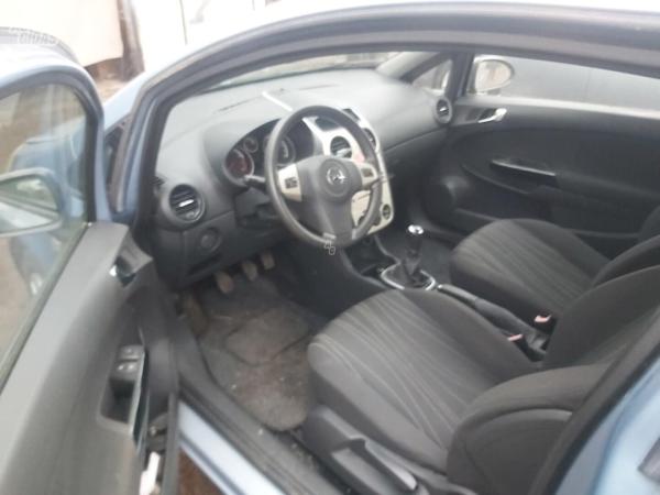 Opel Corsa 2008 in Vilnius, with an engine capacity of 1.20 L and mileage of 220 thousand km for 550 €, photo 7 on AUTOMOTO.COM.LV