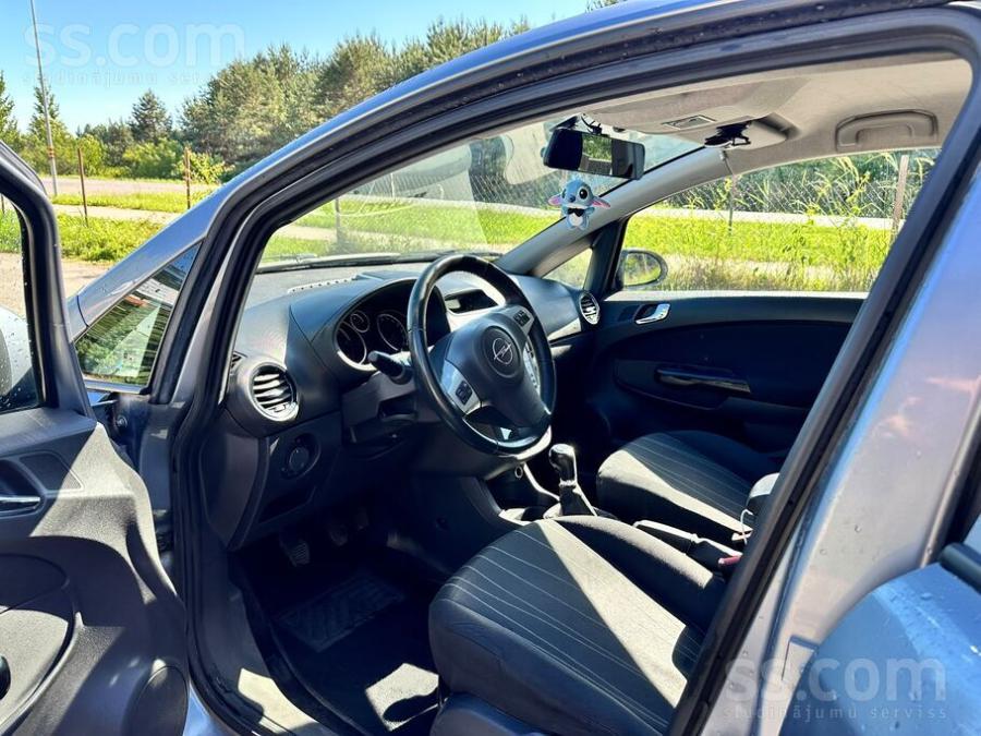 Opel Corsa 2008 in Riga, with an engine capacity of 1.20 L and mileage of 113 thousand km for 3150 €, photo 9 on AUTOMOTO.COM.LV