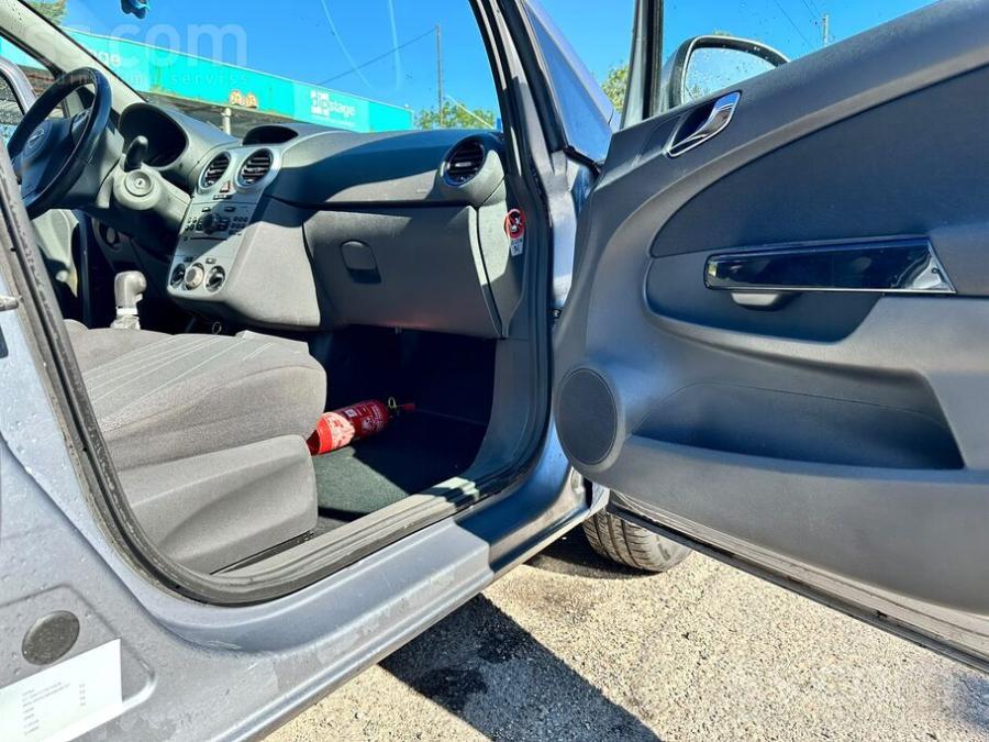 Opel Corsa 2008 in Riga, with an engine capacity of 1.20 L and mileage of 113 thousand km for 3150 €, photo 15 on AUTOMOTO.COM.LV