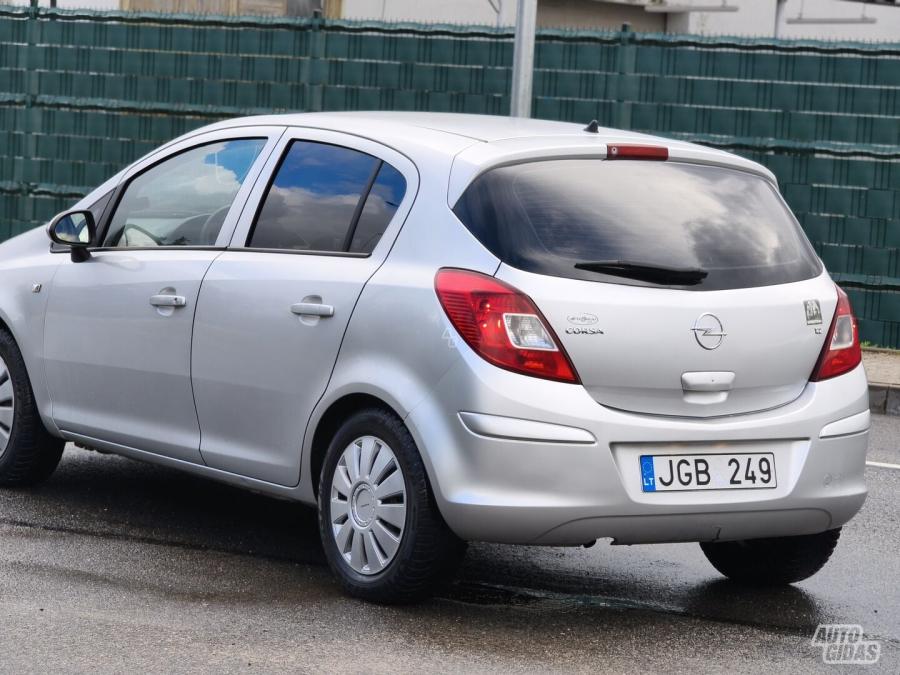 Opel Corsa 2008 in Vilnius, with an engine capacity of 1.20 L and mileage of 171 thousand km for 1350 €, photo 4 on AUTOMOTO.COM.LV
