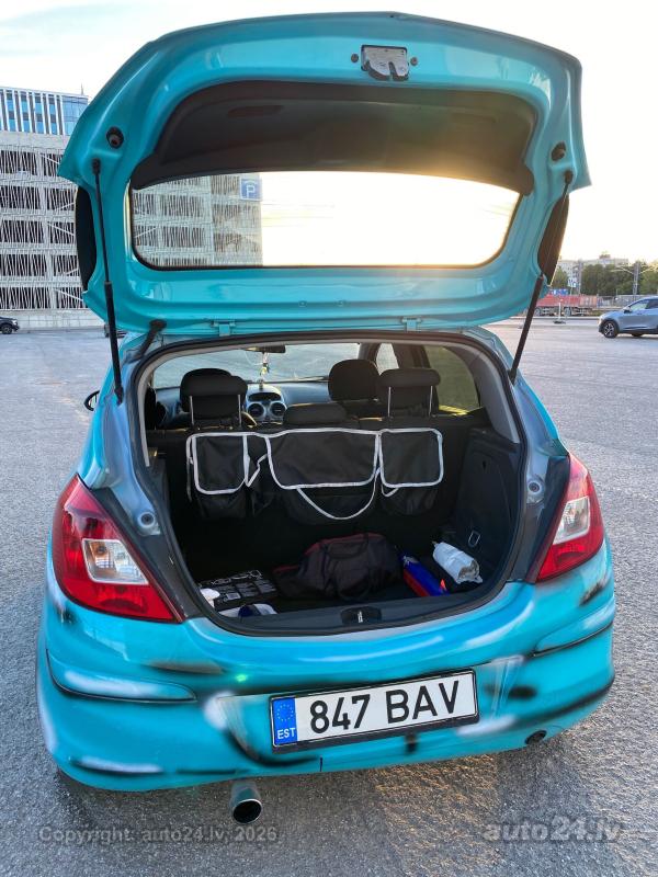 Opel Corsa 2008 Tallina vietnē Opel Corsa 2008 Tallina, ar dzinēja tilpumu 1.40 L un nobraukumu 203 tūkst. km par 3200 €, foto 8 vietnē AUTOMOTO.COM.LV