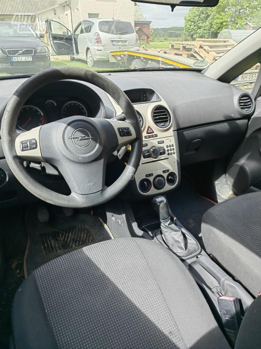 Opel Corsa 2009 in Prienai, with an engine capacity of 1.30 L and mileage of 236 thousand km for 450 €, photo 4 on AUTOMOTO.COM.LV