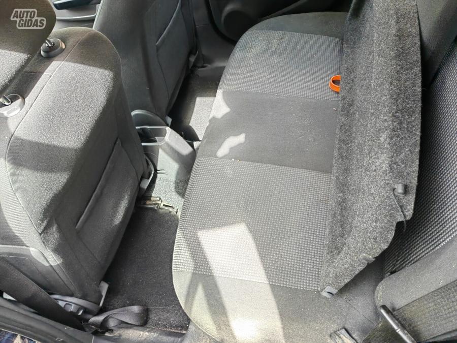 Opel Corsa 2009 in Prienai, with an engine capacity of 1.30 L and mileage of 236 thousand km for 450 €, photo 5 on AUTOMOTO.COM.LV