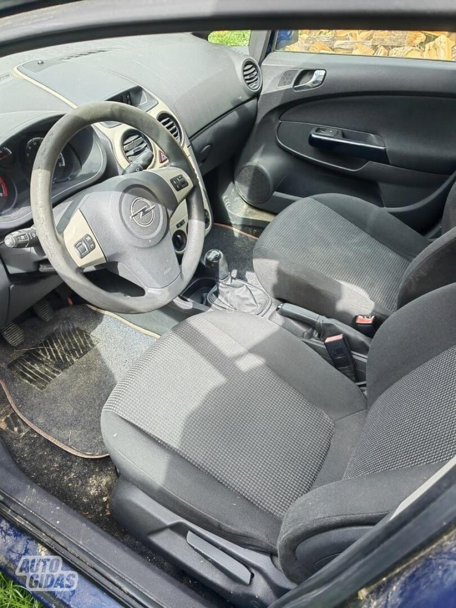 Opel Corsa 2009 in Prienai, with an engine capacity of 1.30 L and mileage of 236 thousand km for 450 €, photo 6 on AUTOMOTO.COM.LV