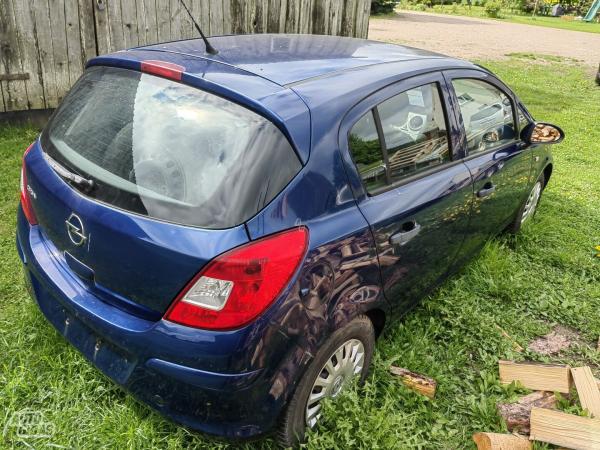 Opel Corsa 2009 in Prienai, with an engine capacity of 1.30 L and mileage of 236 thousand km for 450 €, photo 7 on AUTOMOTO.COM.LV