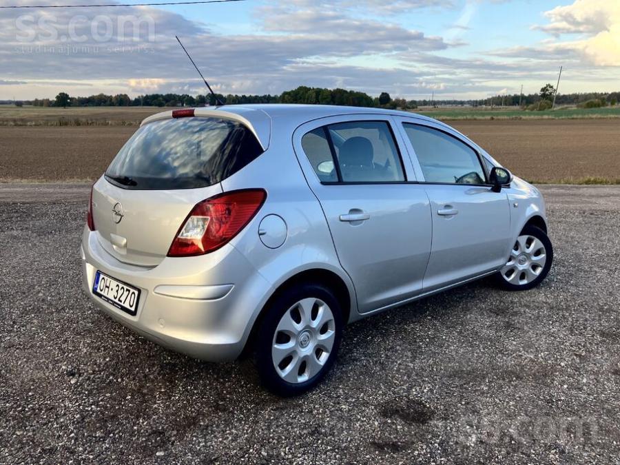 Opel Corsa 2010 in Talsi, with an engine capacity of 1.40 L and mileage of 152 thousand km for 4500 €, photo 3 on AUTOMOTO.COM.LV