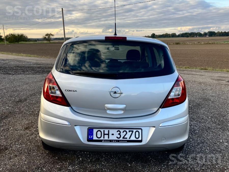 Opel Corsa 2010 in Talsi, with an engine capacity of 1.40 L and mileage of 152 thousand km for 4500 €, photo 4 on AUTOMOTO.COM.LV