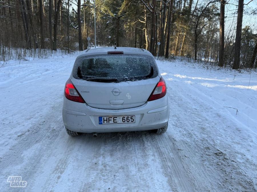 Opel Corsa 2010 in Ukmerge, with an engine capacity of 1.20 L and mileage of 177 thousand km for 800 €, photo 5 on AUTOMOTO.COM.LV