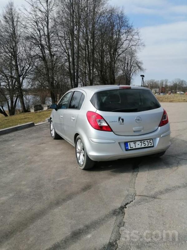 Opel Corsa 2010 Rīga, ar dzinēja tilpumu 1.40 L un nobraukumu 200 tūkst. km par 1500 €, foto 2 vietnē AUTOMOTO.COM.LV
