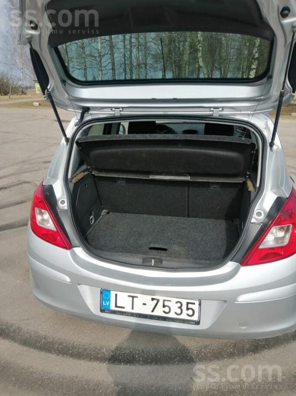 Opel Corsa 2010 Rīga, ar dzinēja tilpumu 1.40 L un nobraukumu 200 tūkst. km par 1500 €, foto 3 vietnē AUTOMOTO.COM.LV